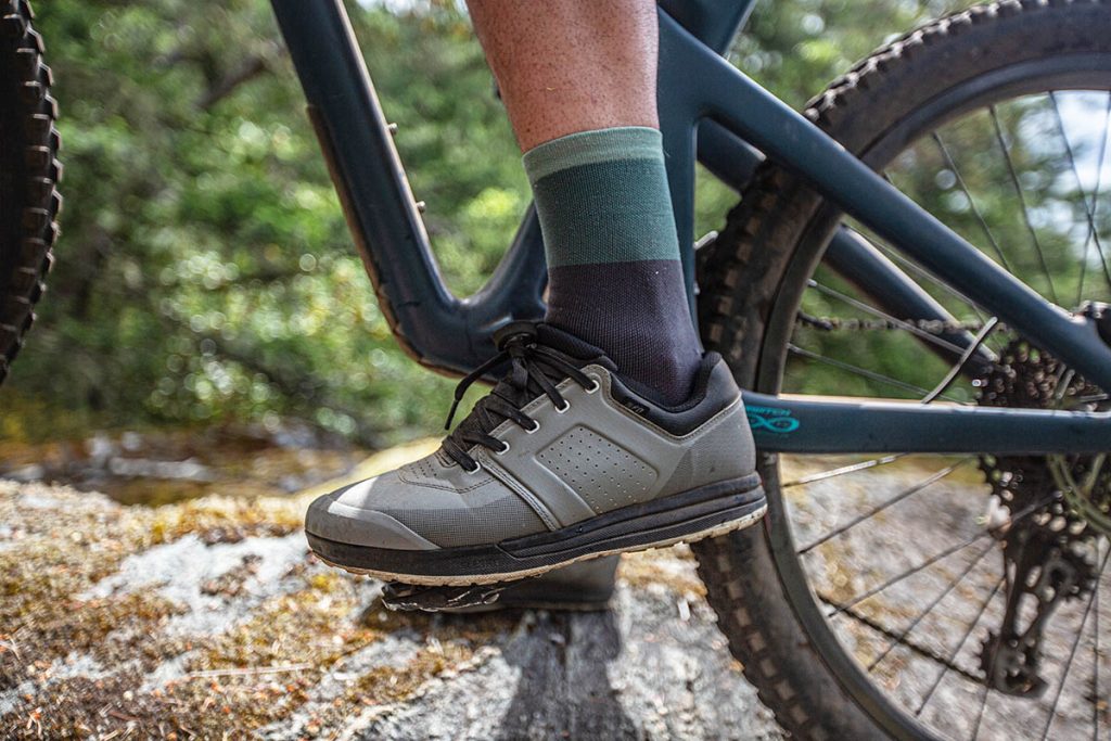 Review Sepatu Gowes Terbaik Untuk Touring: Kenyamanan dan Performa ...